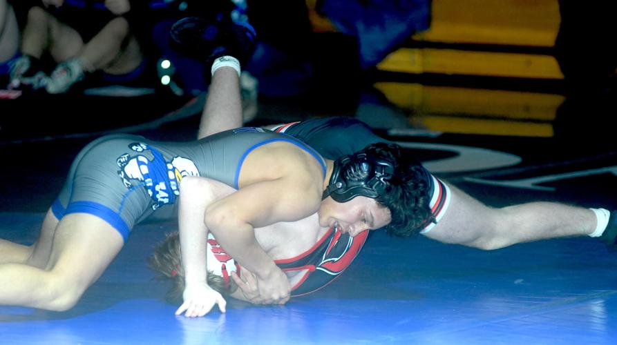 Wrestling: Goslings handle Red Hawks, move to 2-0 in Badger Large; Good ...
