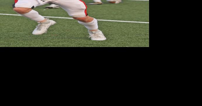 Nate Black leads Whitewater's football team to 26-14 season-opening ...