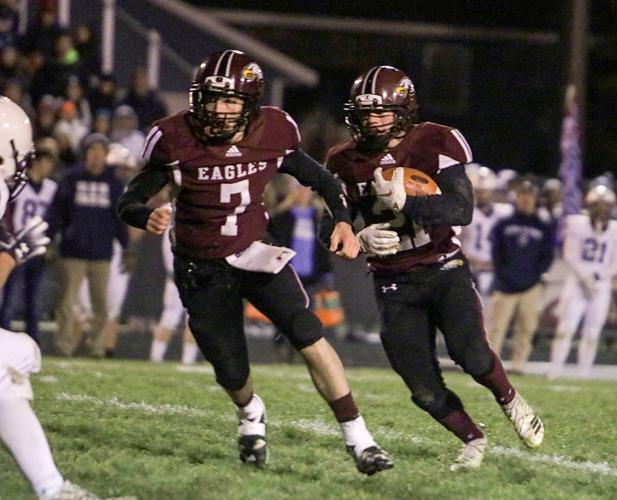 WIAA D4 Level 1 football: Davis runs wild, Lakeside locks up Jefferson ...