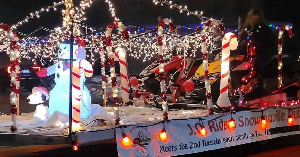 Helenville holds 16th annual Christmas parade | Local | dailyunion.com