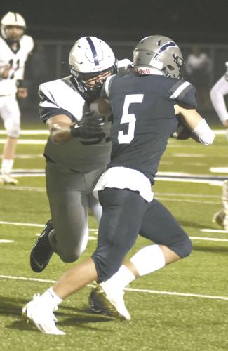 Football: Grundahl hits game-winning field goal as Warriors rally past ...