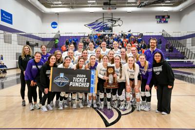 Women's volleyball: UW-Whitewater punches ticket to Final 8 with Sweet 16 Sweep | Sports ...