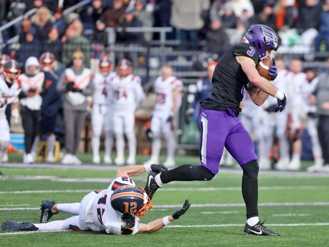'Battle-tested' UW-Whitewater advances in D-III football playoffs after ...