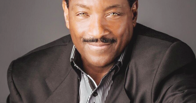 Radio icon Donnie Simpson takes final bow after 55 years in ...