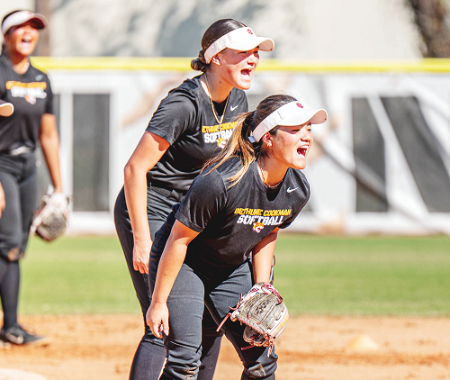 Wildcats’ softball opens season | News | daytonatimes.com