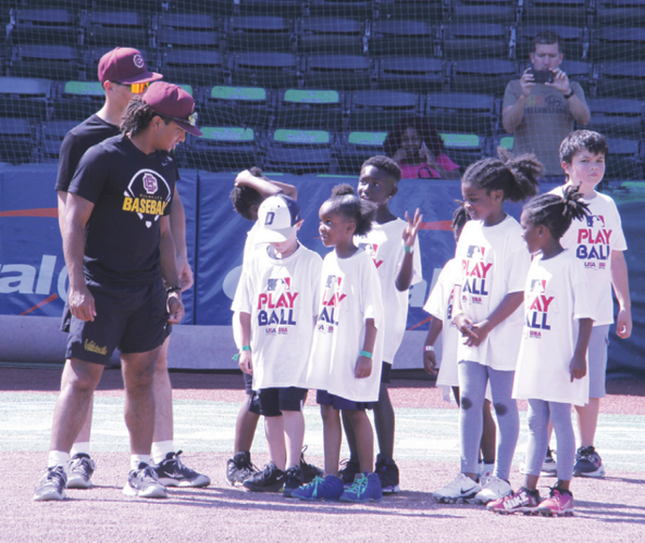 MLB, B-CU baseball players teach kids how to play the sport | Sports ...