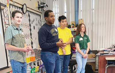 Embry-Riddle students volunteer in elementary school classrooms | Education | daytonatimes.com