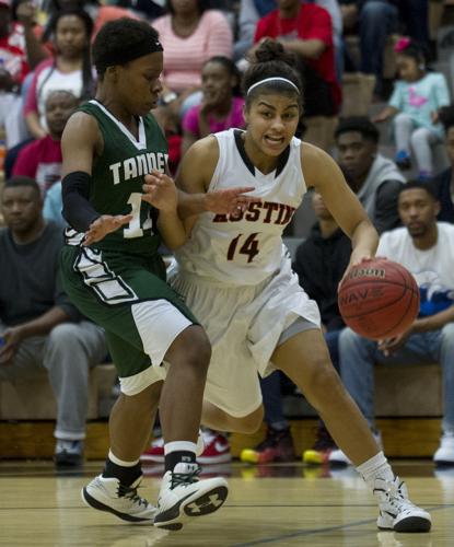 Tyra Johnson picks Auburn | Decatur High | decaturdaily.com