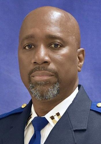 2nd finalist for police chief withdraws, council to interview remaining ...