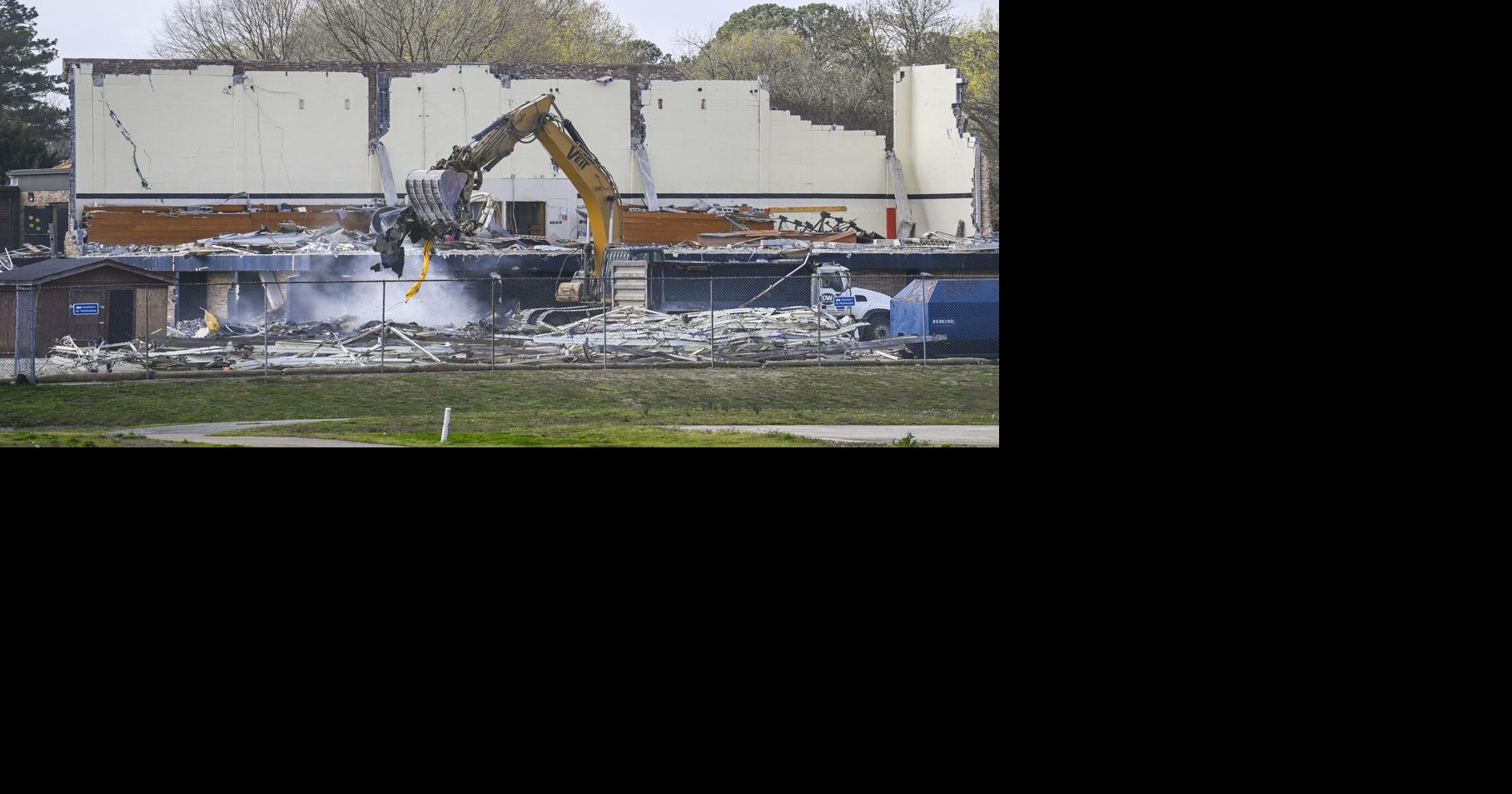 Farewell to Brookhaven gym: Demolition moves to school's north end ...