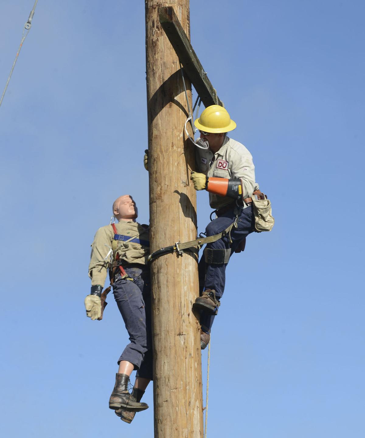 Decatur Utilities Pole Top Rescue Training | Gallery | decaturdaily.com