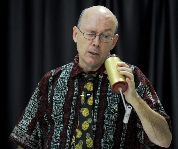 Magician Russell Davis | News | decaturdaily.com