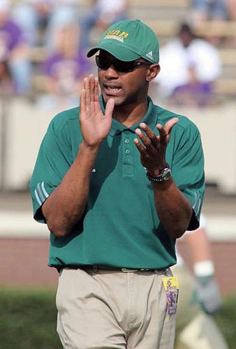 Players decide outcomes, says UAB’s Tim Bowens | Sports | decaturdaily.com