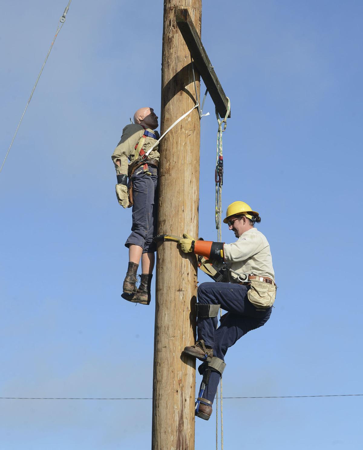 Decatur Utilities Pole Top Rescue Training | Gallery | decaturdaily.com