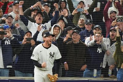 derek jeter famous catch