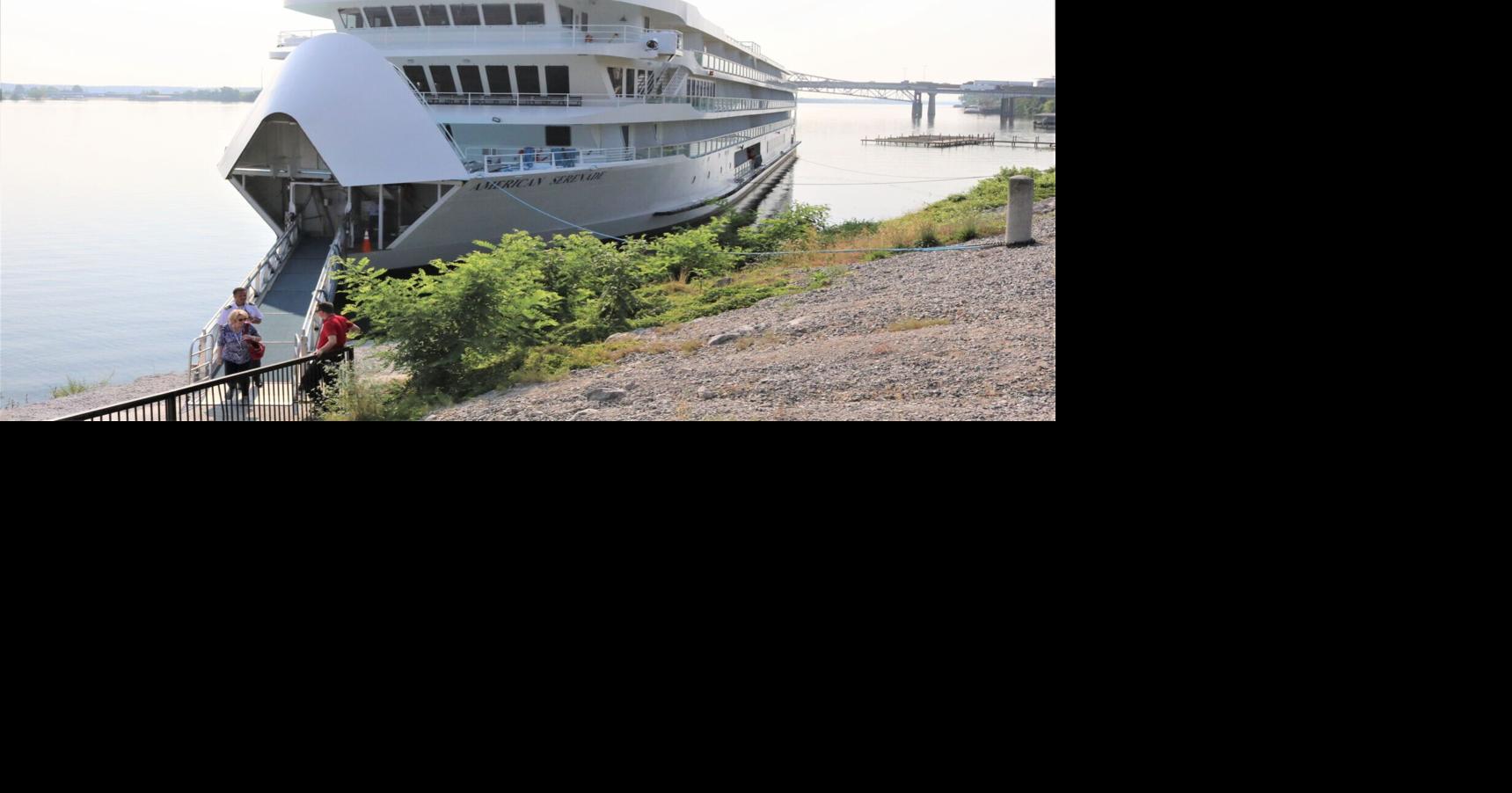 First group of American Serenade cruise boat tourists visit Decatur ...