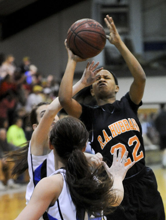 Hatton vs. R.A. Hubbard | Sports | decaturdaily.com