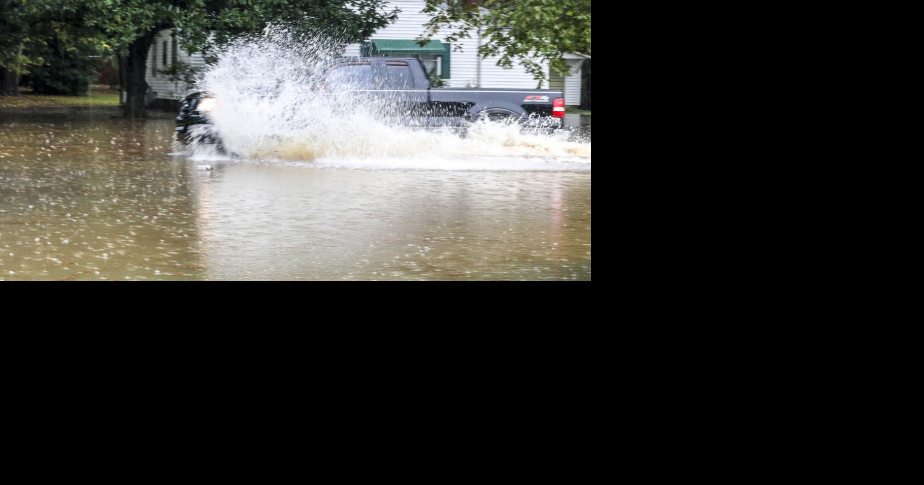 Outer bands of Zeta flood some Decatur roads | Decatur | decaturdaily.com