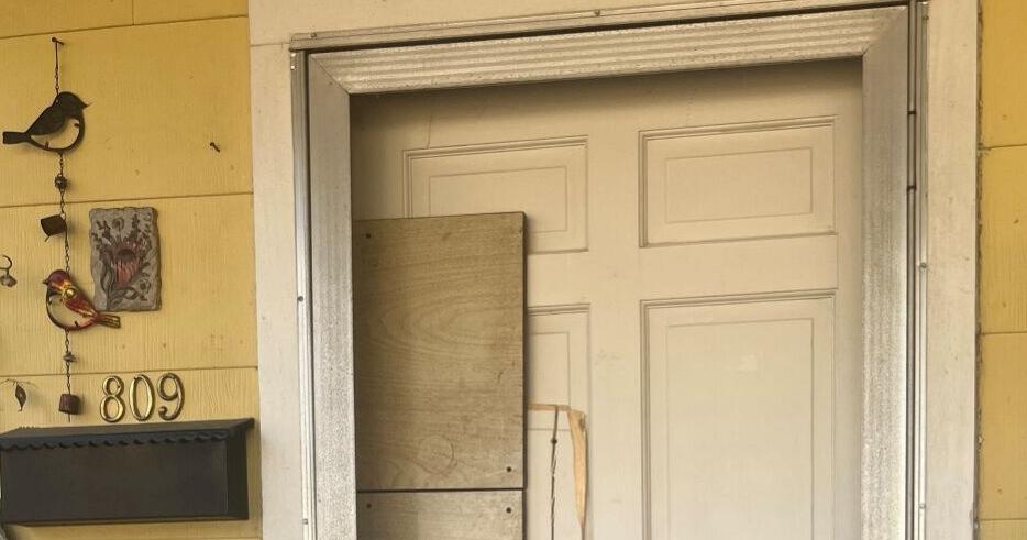 Woman accused of murder livestreams SWAT entry; Decatur man also in ...