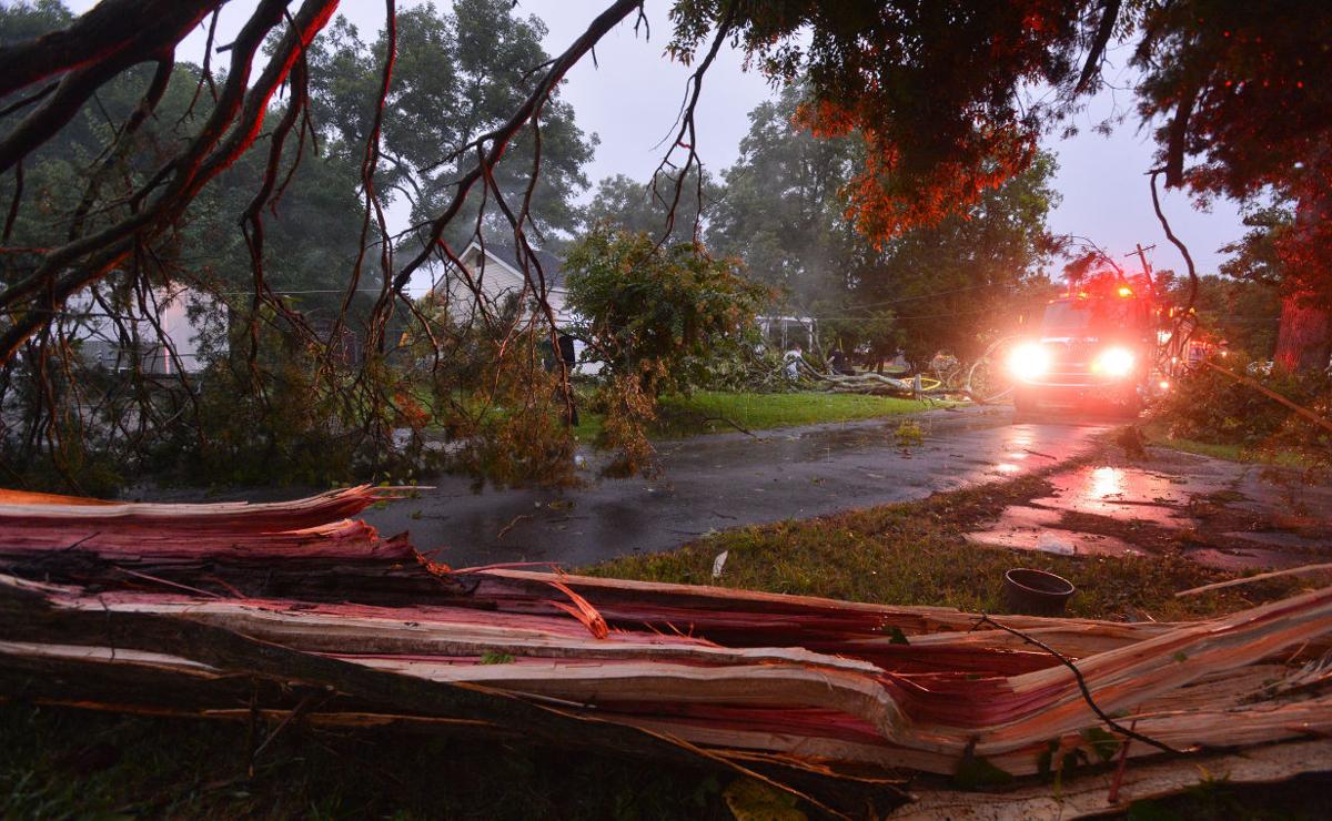 Thunderstorm and Damage | Gallery | decaturdaily.com