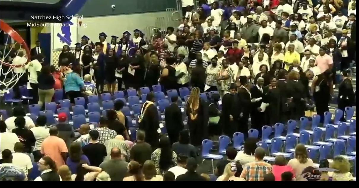 "Graduation Disaster": relatives kept from ceremony and you won't ...