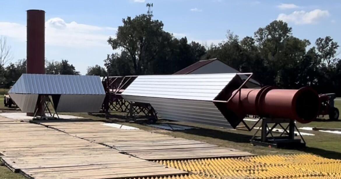 Giant Cross Under Construction in Leland | News | deltanews.tv