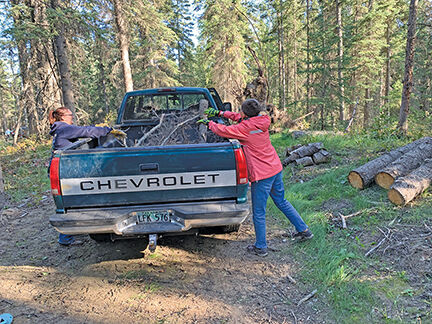 Workers install boot brushes, clean trails | Local | deltawindonline.com