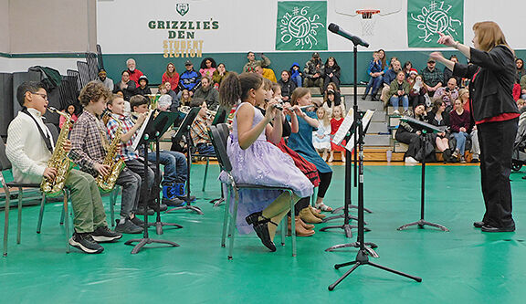 Delta Elementary students put on holiday show in packed gym | Delta ...