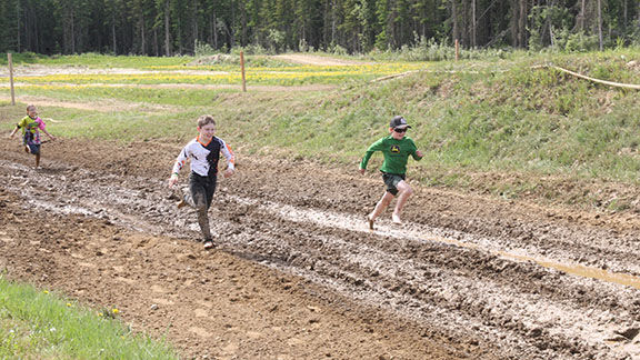 Having fun in the dust and the mud | Local | deltawindonline.com