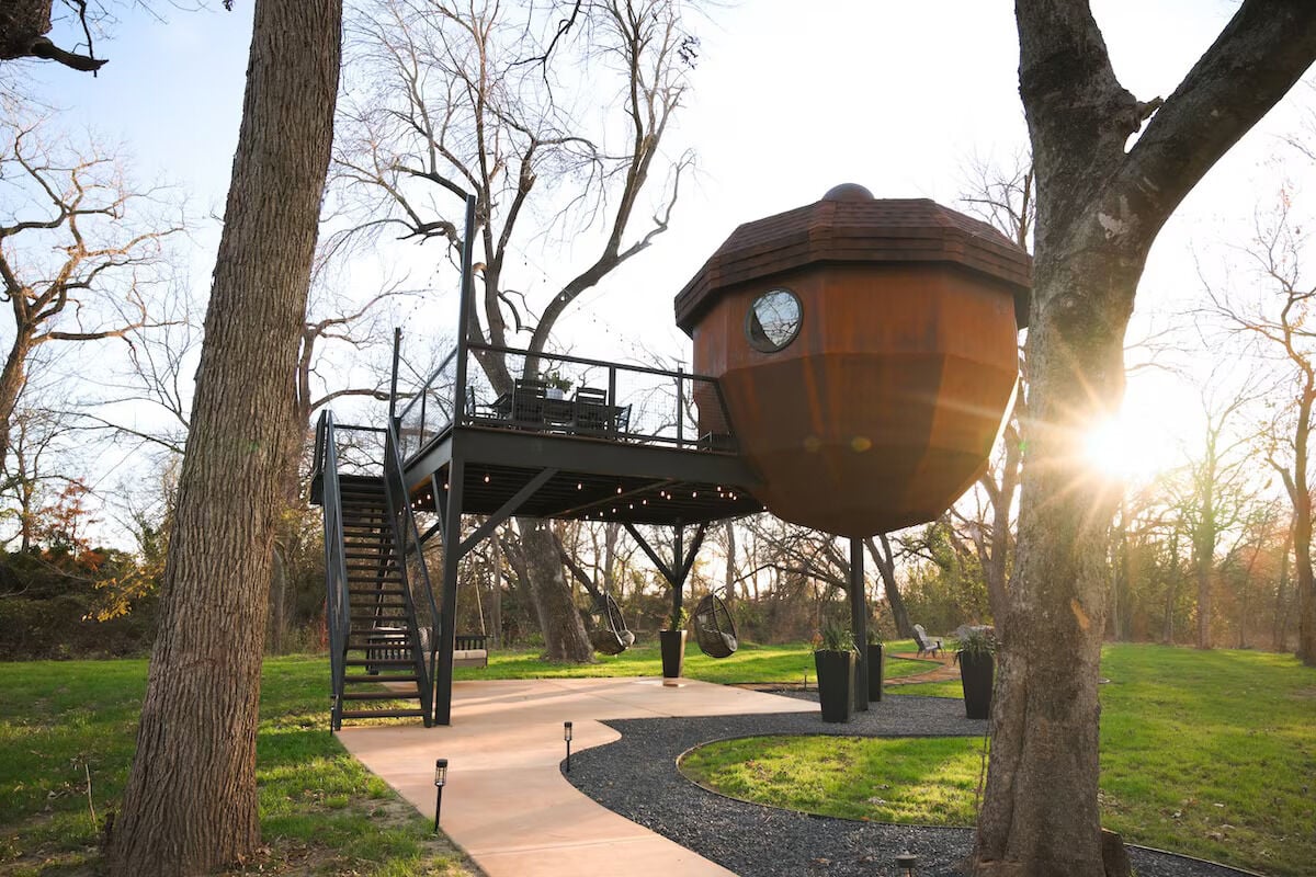 Acorn-shaped Airbnb open after Aubrey couple wins competition ...