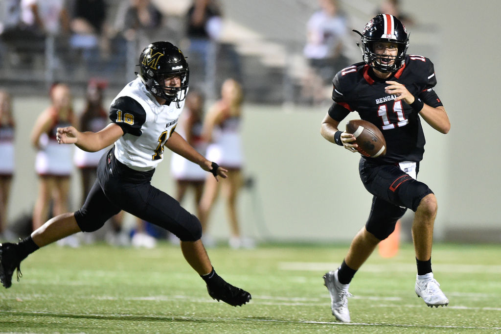 Football: Braswell scores early, often in shutout against Frisco ...