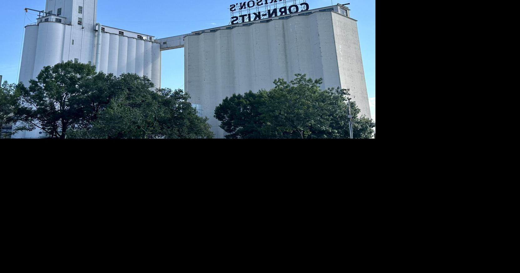 Morrison's Corn-Kits sign loses an 'O' when strong winds blow through ...