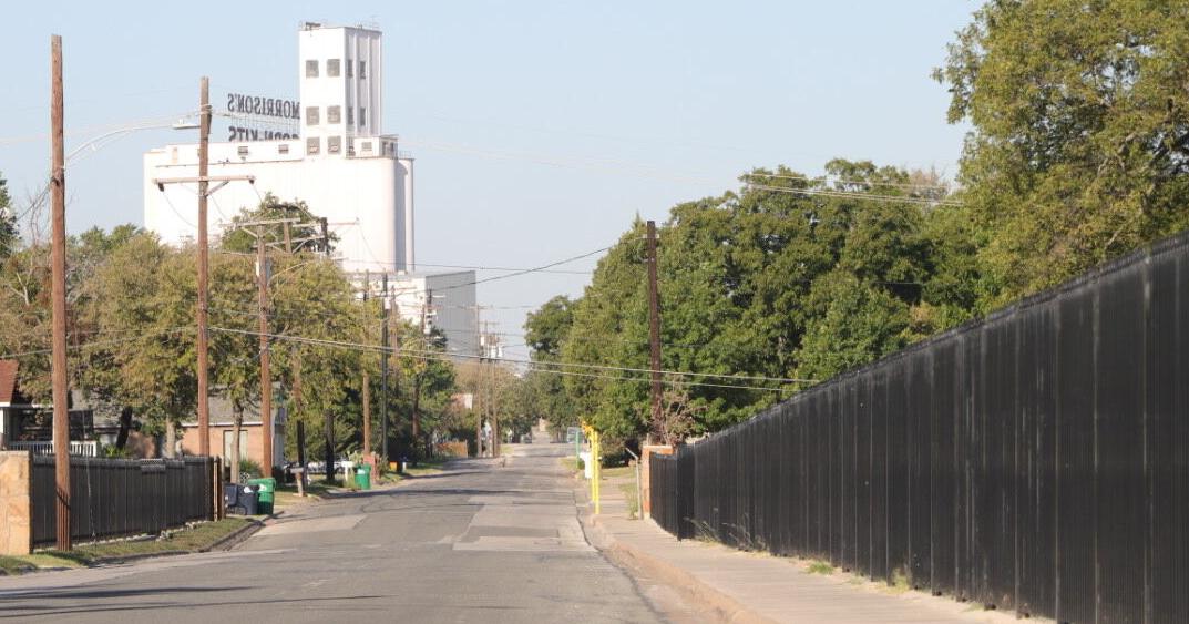 High-end apartment project gets another OK, despite Southeast Denton's ...