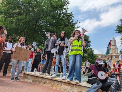 Demonstrations in support of Palestinians grow at UNT, without police ...