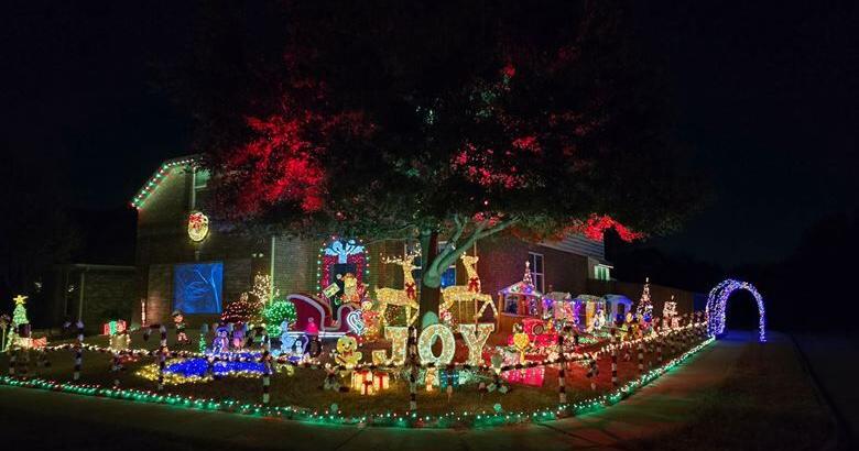 Map: See holiday decorations around Denton and vote in the 2025 ...
