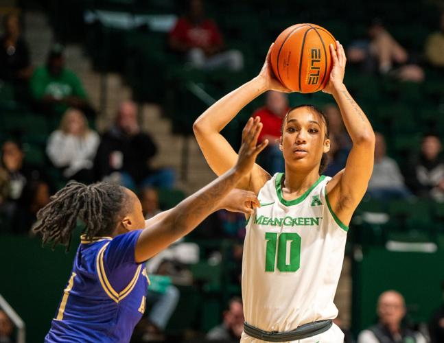 UNT’s Kernal, Robinson are best friends off the court, a dynamic duo on ...