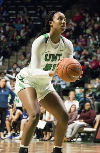 Opportunity to follow in sister's footsteps helped lure David Terrell ...