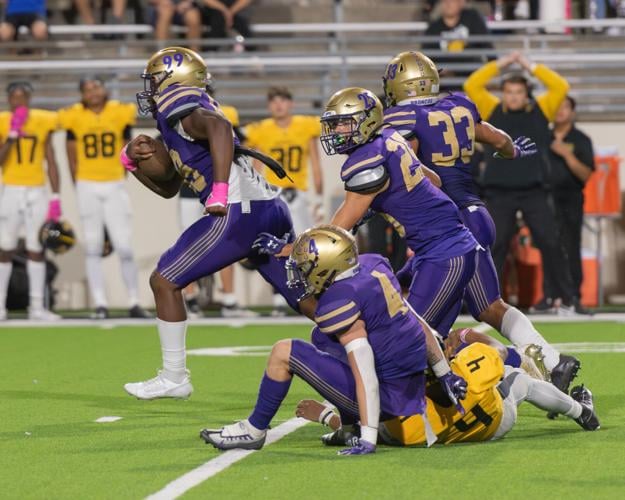 Denton stuns Frisco Memorial, all but clinches first playoff berth since 2016 | Denton Broncos ...