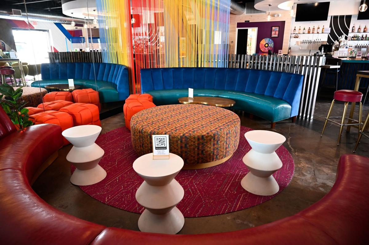 New, switched-on Vinyl Lounge: It's 'Austin Powers meets Tommy Bradford ...