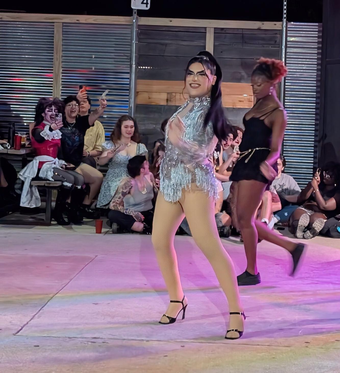 Appeals court clears way for Texas drag show law to take effect in ...