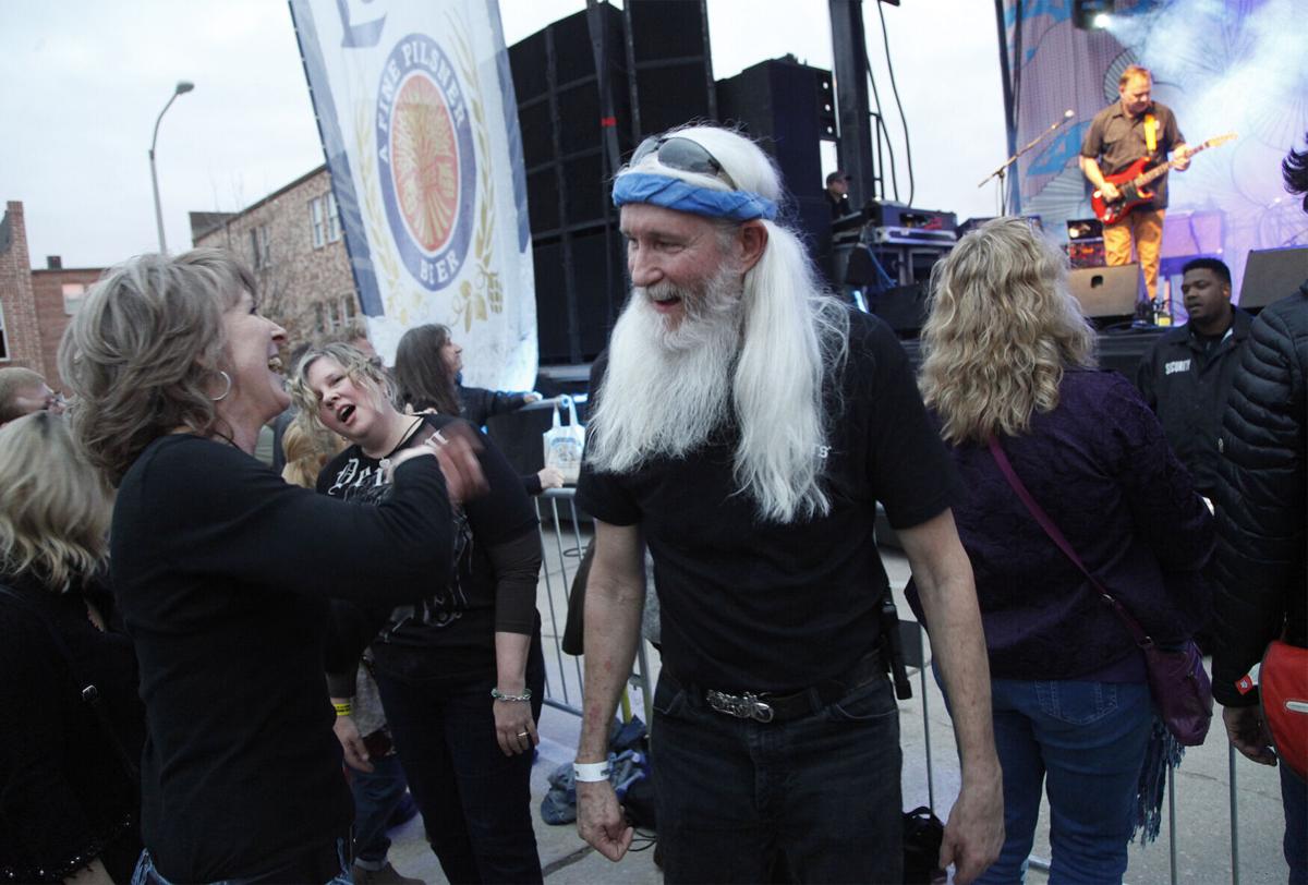 armstrong chen dentons