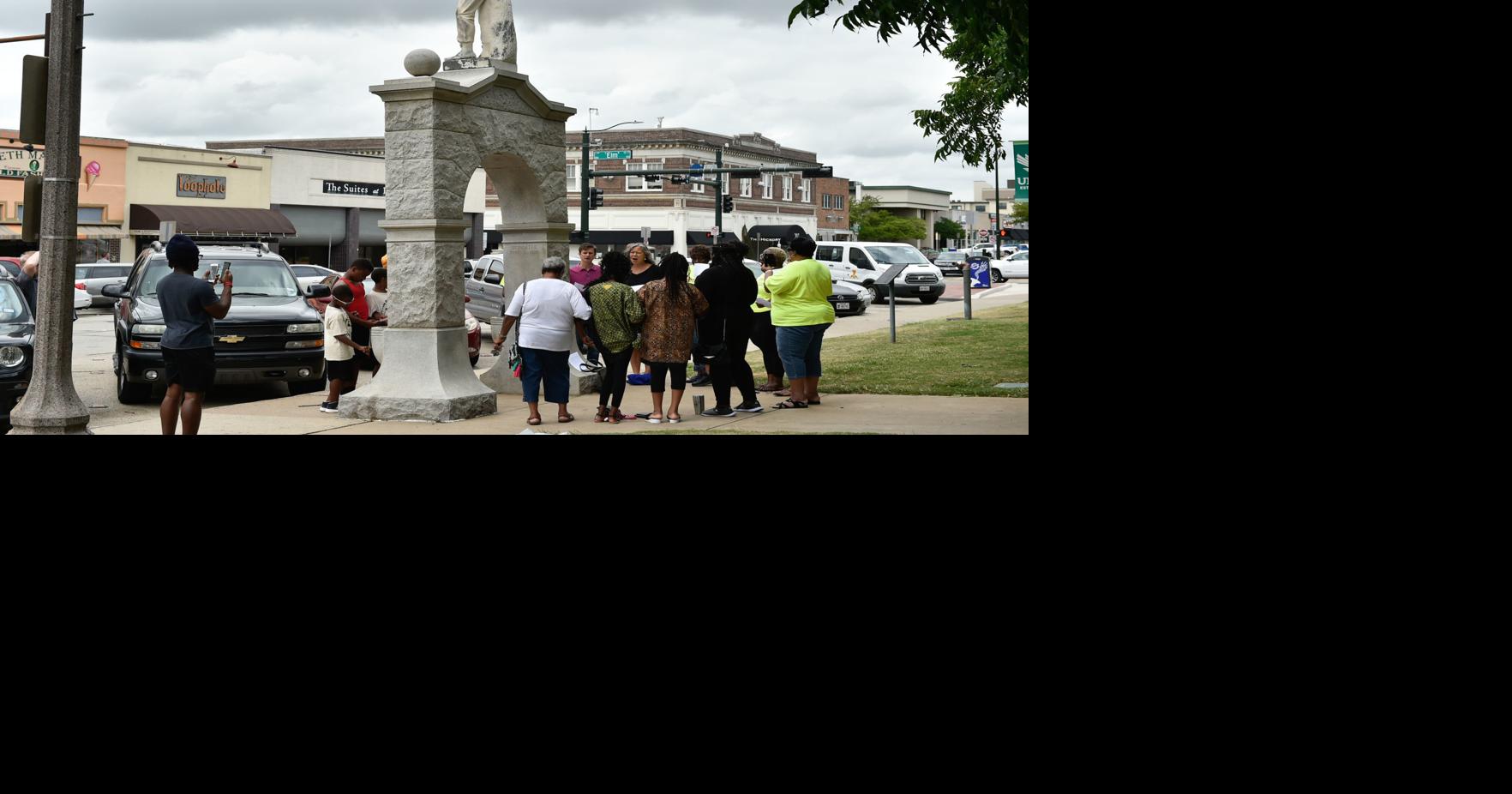 Songs for a statue | Denton | dentonrc.com