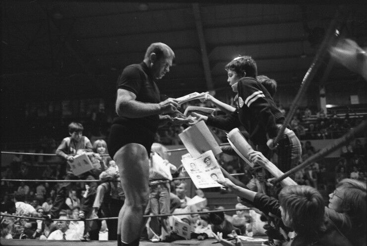 ‘The Iron Claw’ trailer: Zac Efron leads film based on wrestling family ...