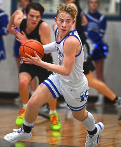 Krum boys roll to blowout victory over Bridgeport, maintain district ...