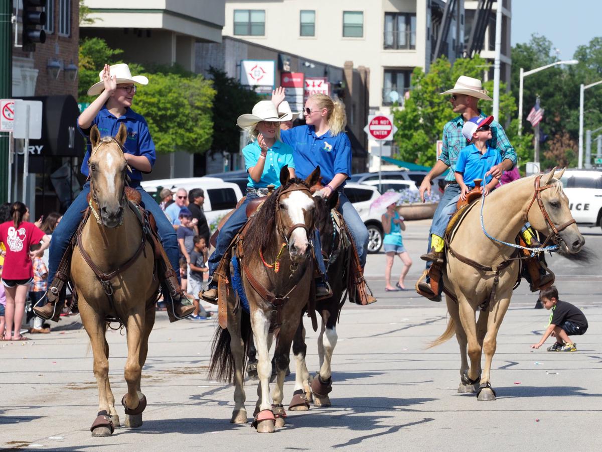 From cowboys to superheroes in North Texas Fair and Rodeo Parade | News ...