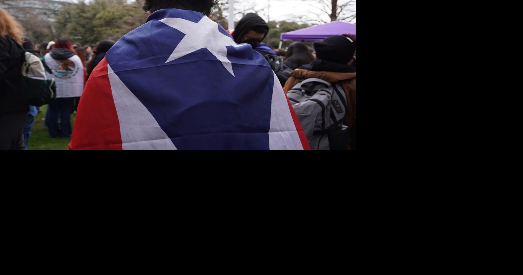 Hundreds of UNT students protest anti-immigration policies with music ...