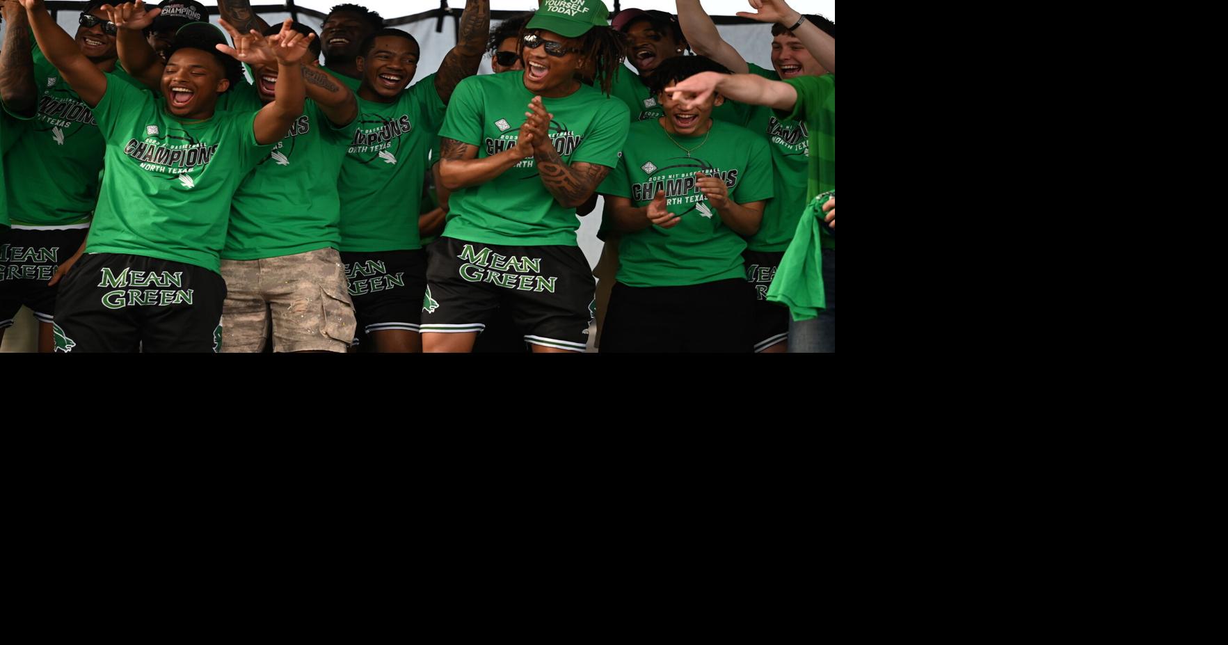 UNT celebrates NIT win in style with fire engine ride to East Side ...