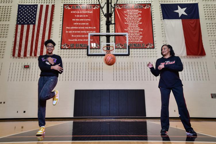 Like mother, like daughter: Lisa and Alisa Williams have enjoyed ...