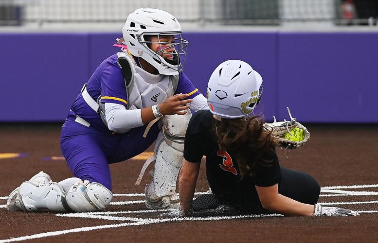Tight-knit Sanger softball team rallied its way to state tournament ...