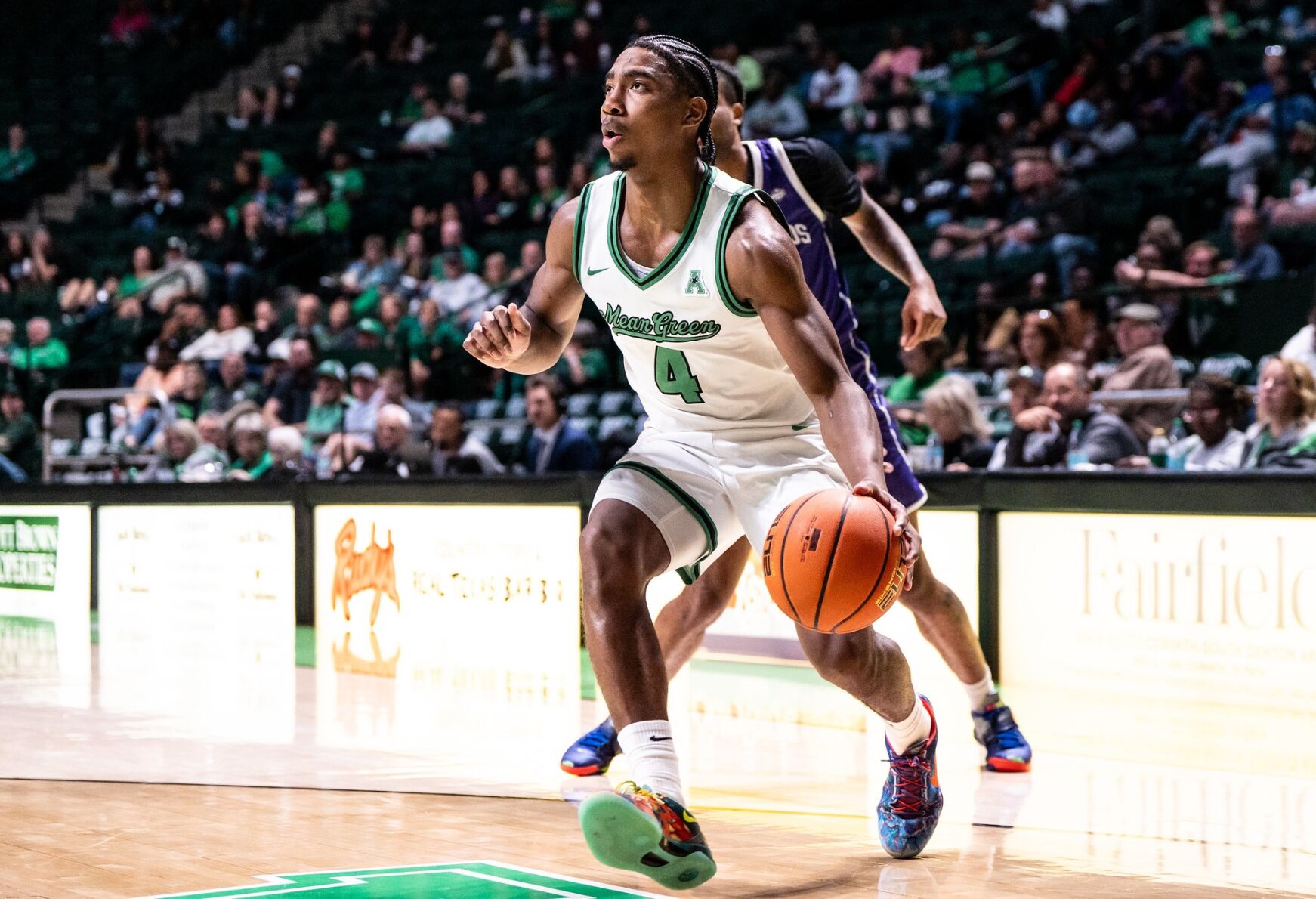 UNT men’s basketball team heads into challenging game at Santa Clara ...